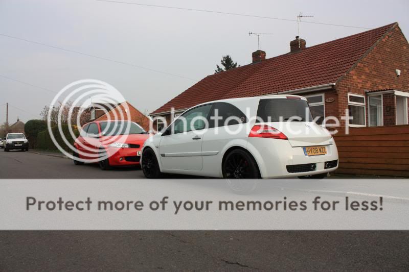 Detailed: White Megane R26 | Detailing World Forum