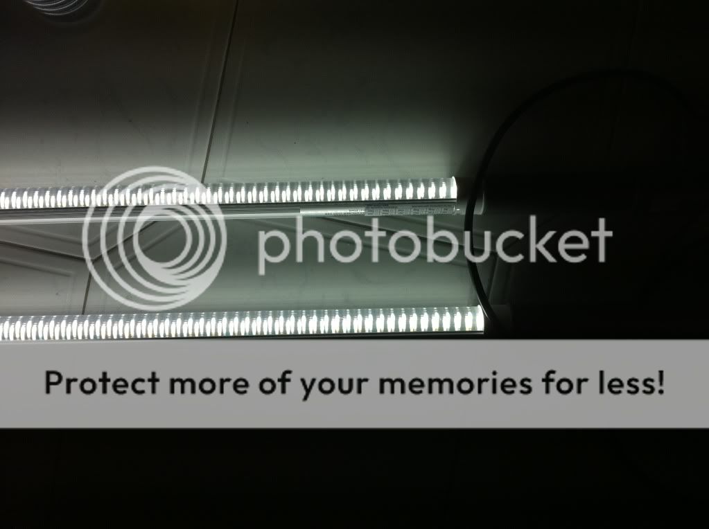 DIY T8 LED tube PVC pipe light stand