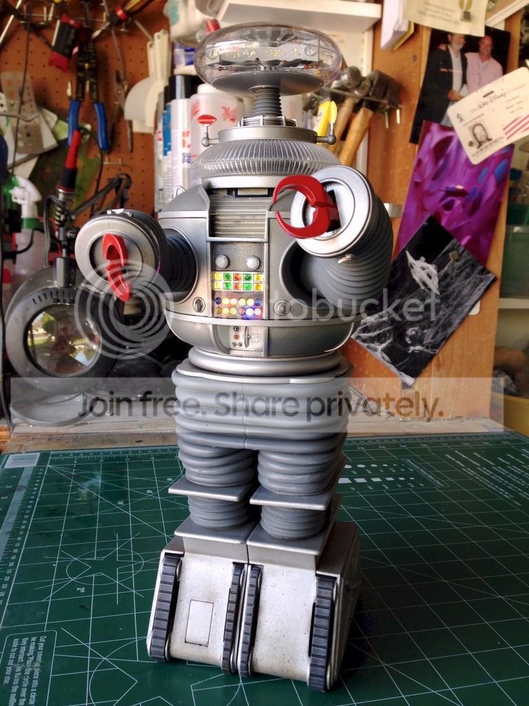 "WARNING! Sensors detect another LiS Robot build!" | Hobbyist Forums